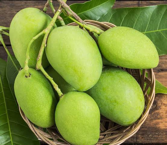 Poem on Mango in Hindi for Class 1